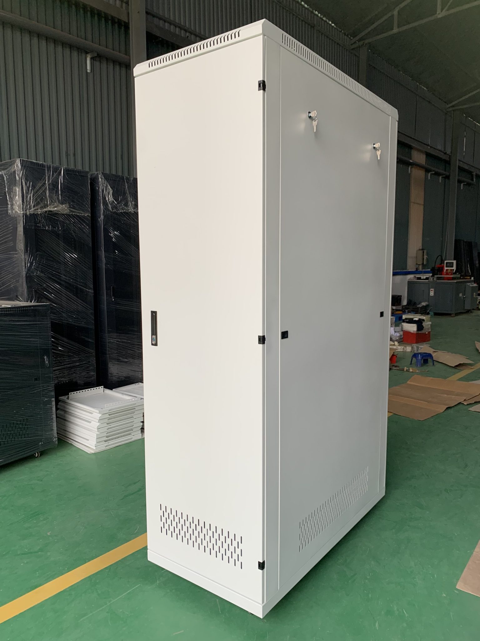 Tủ rack, tủ mạng 42U D600 màu trắng cánh kính » Cơ Điện Hà Nội