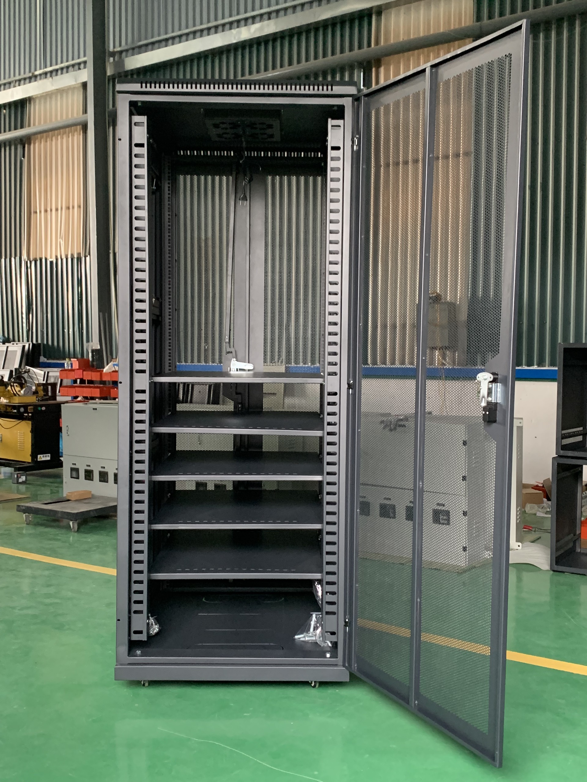 Tủ Rack 48U D1000 – Cơ Điện Hà Nội